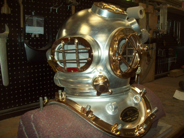 DESCO Lightweight Commercial Diving Helmet | DESCO Diving Equipment and ...